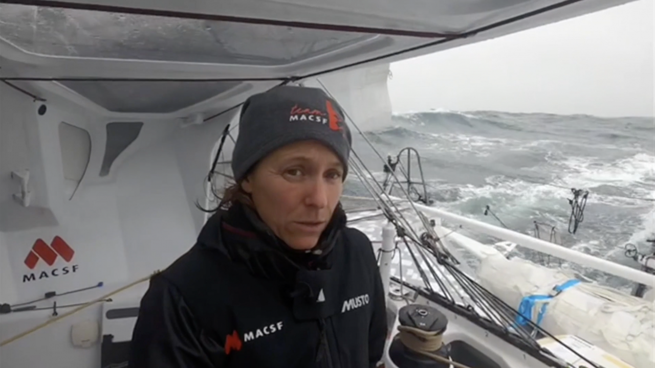 Bôme cassée à bord de MACSF : la réaction d'Isabelle Joschke en vidéo