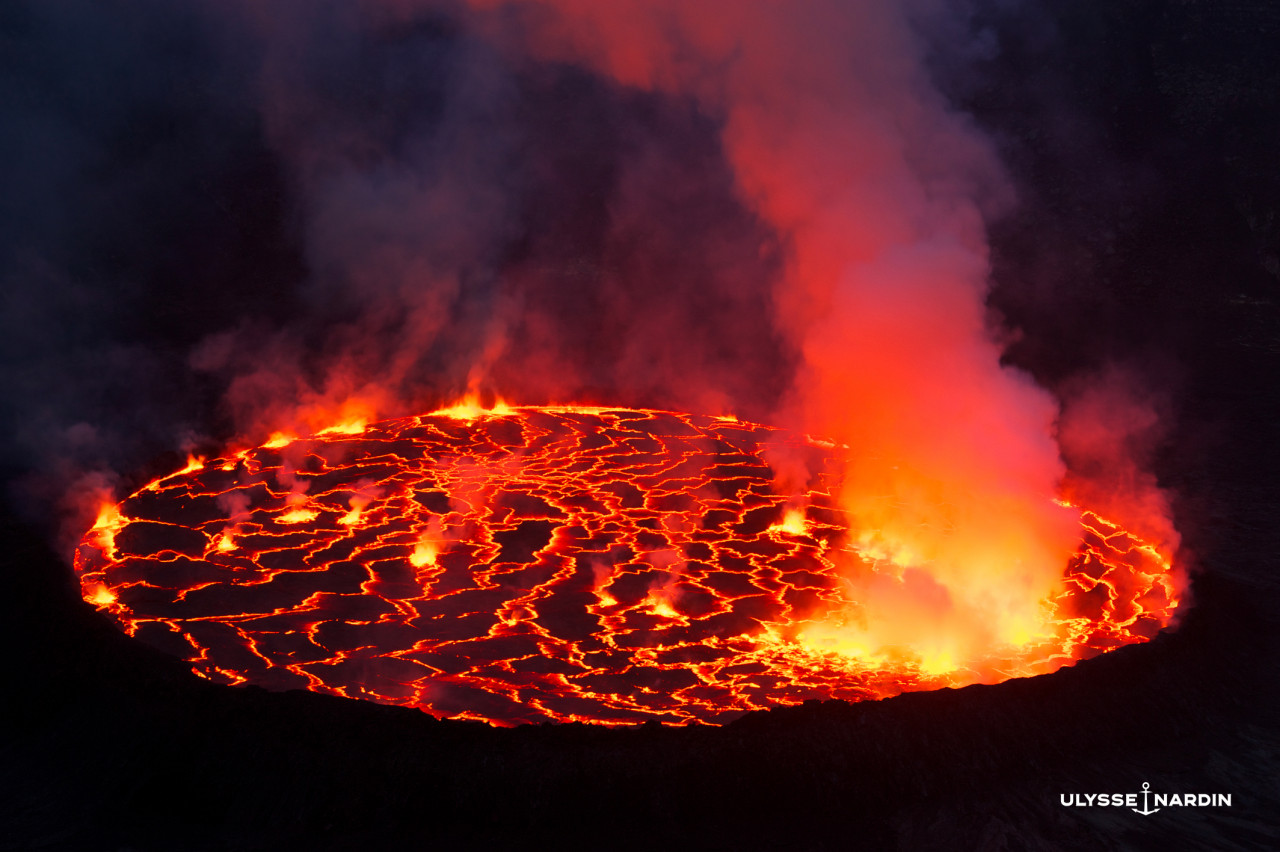 Iceland by Carsten Peter: photographer of "the extreme"